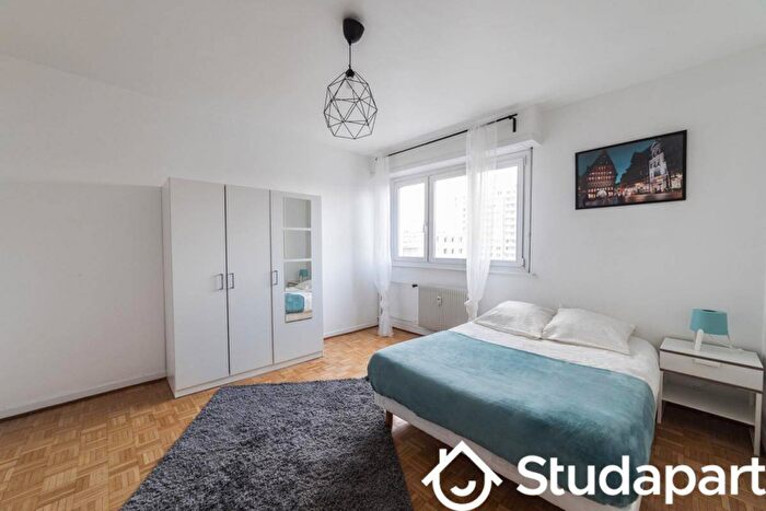 Appartement à louer - Esplanade Nord Est, Strasbourg - 1 pièce - 4 chambres