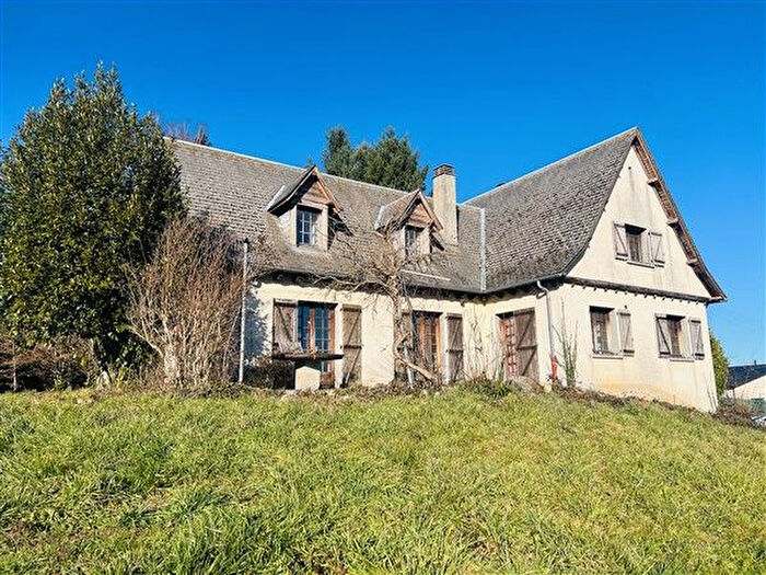 Maison à vendre - Naves - 6 pièces - 5 chambres