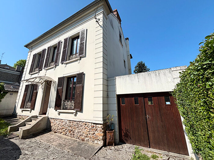 Maison à vendre - Corbeil-Essonnes, Centre Essonnes - 8 pièces - 5 chambres