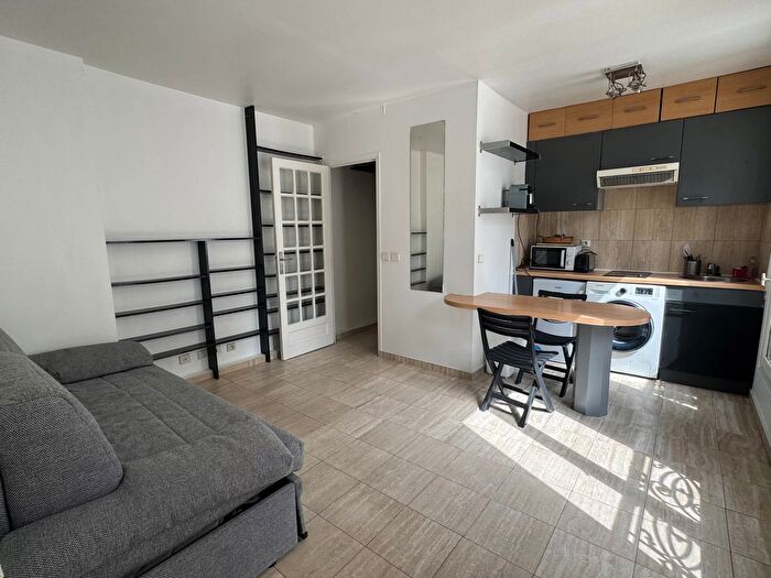 Paris 17ème, La Fourche, Guy Moquet : Appartement 2 pièces à vendre