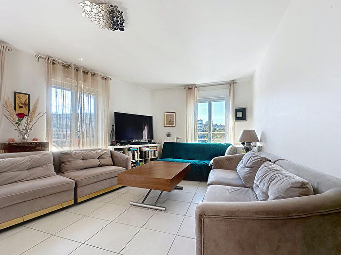 Appartement à vendre - Châtenay-Malabry, Butte Rouge - 3 pièces - 2 chambres