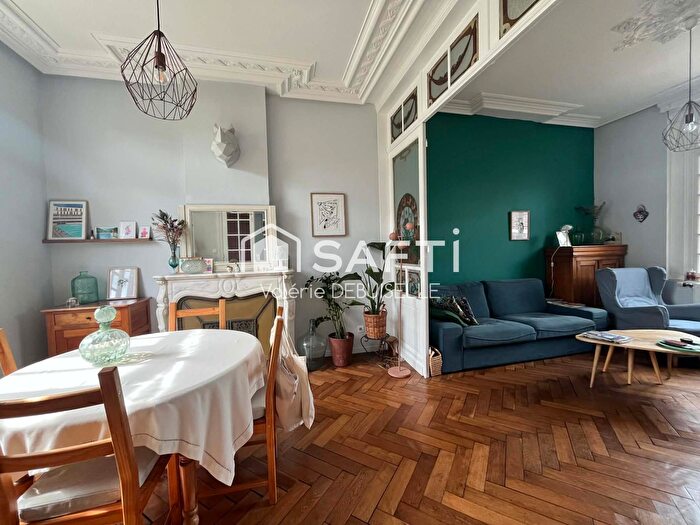 Maison à vendre - Béthune, Centre-ville - 5 pièces - 3 chambres