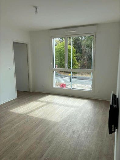 Bordeaux-Lac : Appartement 1 pièce à louer