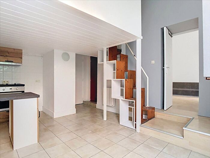 Appartement à louer - Gorge du Loup-Champvert, Lyon ème arrondissement - 2 pièces - 2 chambres