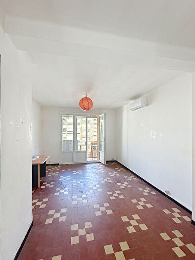 Appartement à louer - Marseille e , Les Chartreux - 3 pièces - 2 chambres