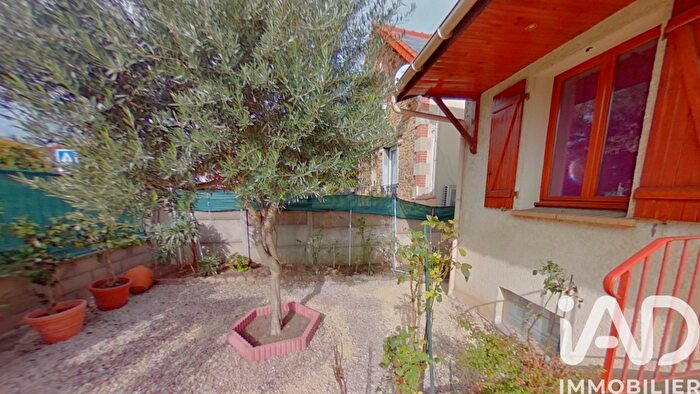 Appartement à louer - Villeneuve-le-Roi, Faisanderie - 1 pièce - 1 chambre