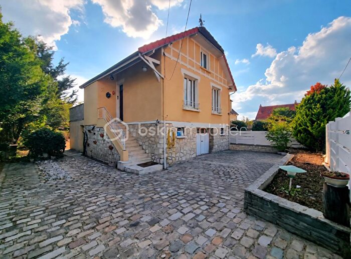 Champigny-sur-Marne, Le Bois l'Abbe, Coeuilly - Maison 5 pièces à vendre