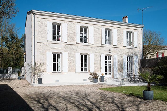 Maison 6 pièces à Cramchaban, à vendre