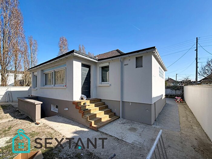 Maison à vendre - Le Grand-Quevilly, Le Bourg - 5 pièces - 3 chambres