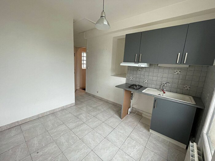 Appartement 1 pièce à Louvres, à louer