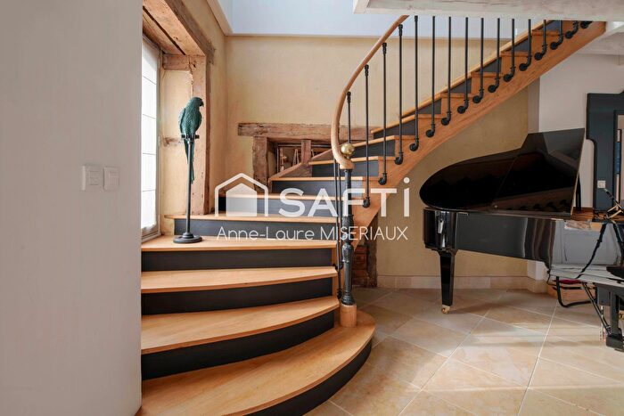 Maison 8 pièces à vendre à Noyal-Châtillon-sur-Seiche