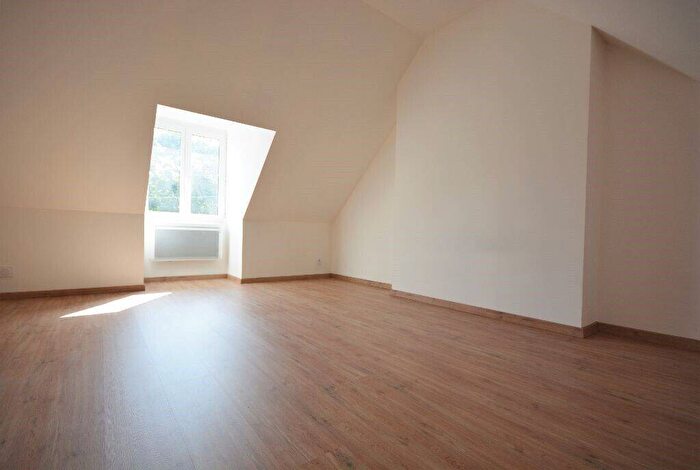 Maison à louer - Centre Ville-Emonville, Abbeville - 3 pièces - 2 chambres