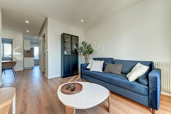 Appartement à louer - Villeurbanne, Cusset - 5 pièces - 4 chambres