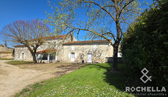 Maison 8 pièces à vendre à Paillé
