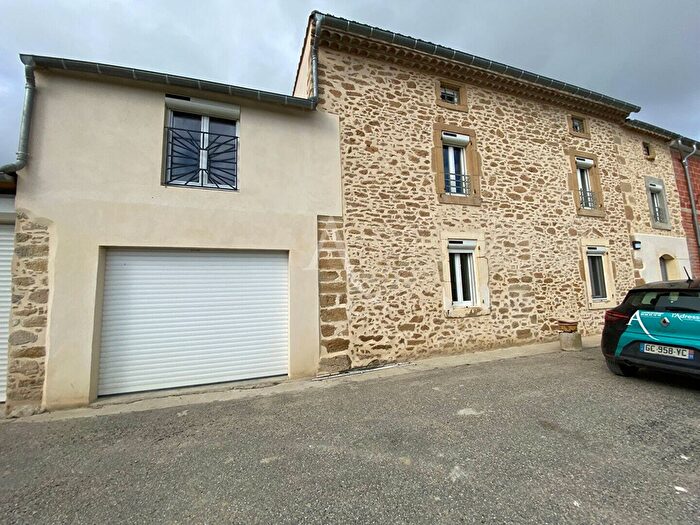 Maison à louer - La Cassaigne - 6 pièces - 4 chambres