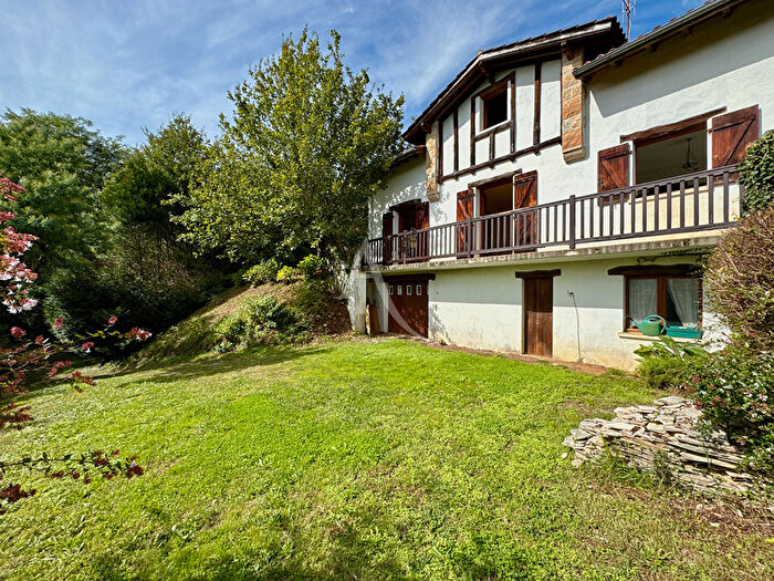 Maison à vendre - Saint-Pée-sur-Nivelle - 6 pièces - 3 chambres