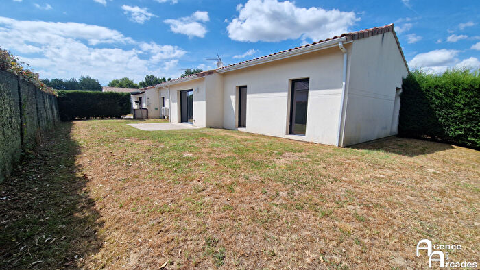 Maison 4 pièces à Saint-Sulpice-et-Cameyrac, à vendre