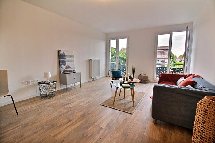 Appartement à louer - Moissy-Cramayel, Centre-ville - 4 pièces