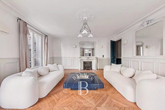 Appartement à louer - Paris e , Saint-Thomas dAquin, Bac, Musée dOrsay - 5 pièces - 3 chambres