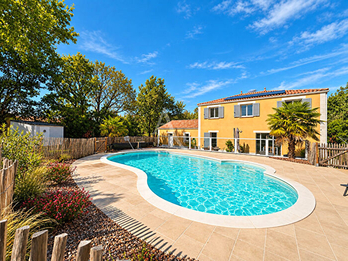 Maison 7 pièces à Saint-Révérend, à vendre