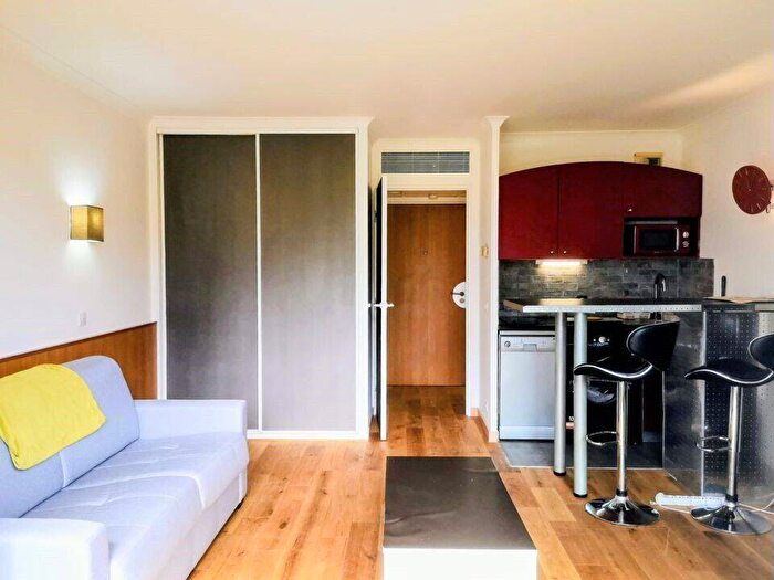 Appartement 1 pièce à louer à Hôtel de Ville, Courbevoie