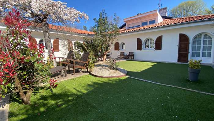 Maison à louer - Ciboure - 5 pièces - 3 chambres