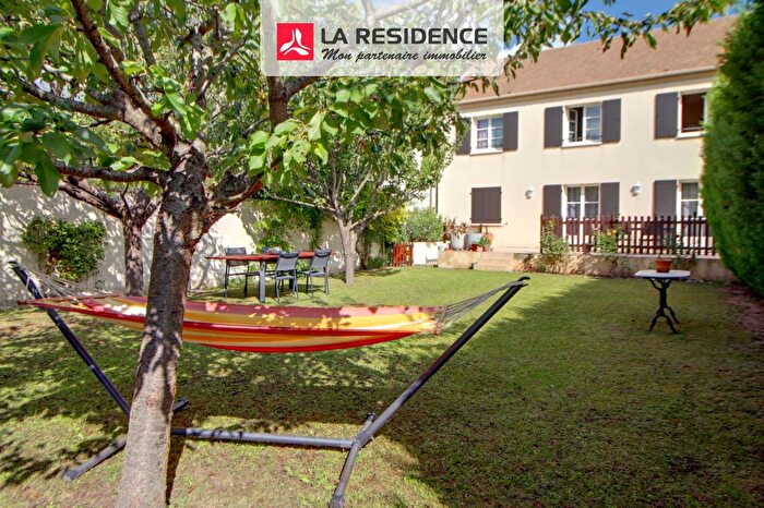 Maison 8 pièces à Les Clayes-sous-Bois, Ouest, à vendre