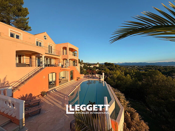 Maison à vendre - Vallauris, Les Mauruches - 9 pièces - 7 chambres