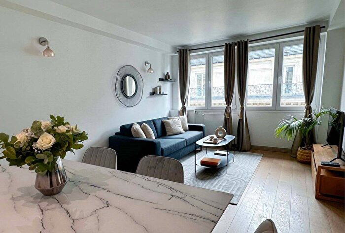 Appartement à louer - Elysées-Madeleine, Paris ème arrondissement - 2 pièces - 1 chambre