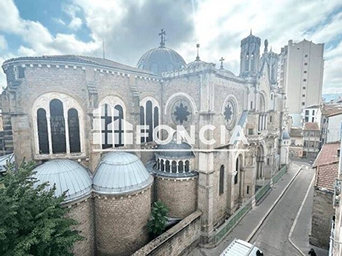 Appartement à louer - Hyper Centre-Vieille Ville, Saint-Étienne - 4 pièces - 3 chambres