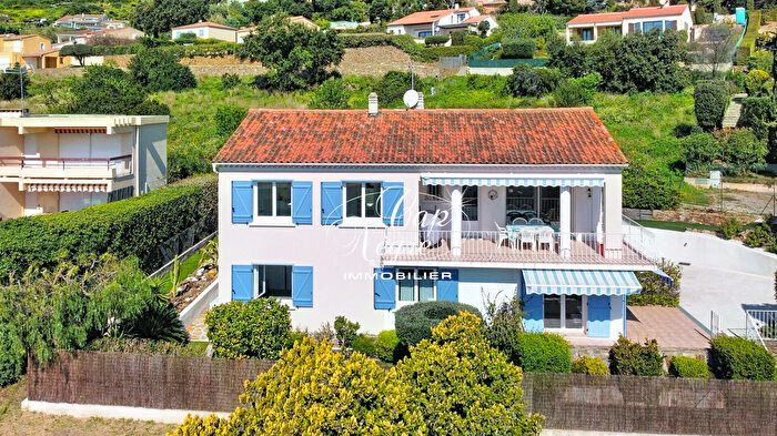 Le Lavandou, Fossette, Aiguebelle, Pointe de la Sèque : Maison 7 pièces à vendre