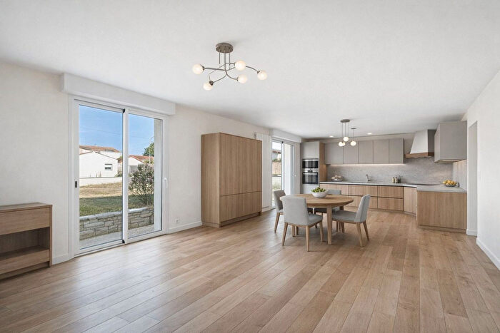Maison 7 pièces à vendre à Saint-Sébastien-sur-Loire, Ouest