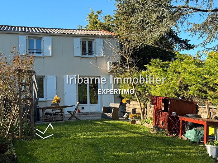 Saint-Georges-des-Coteaux : Maison 4 pièces à vendre