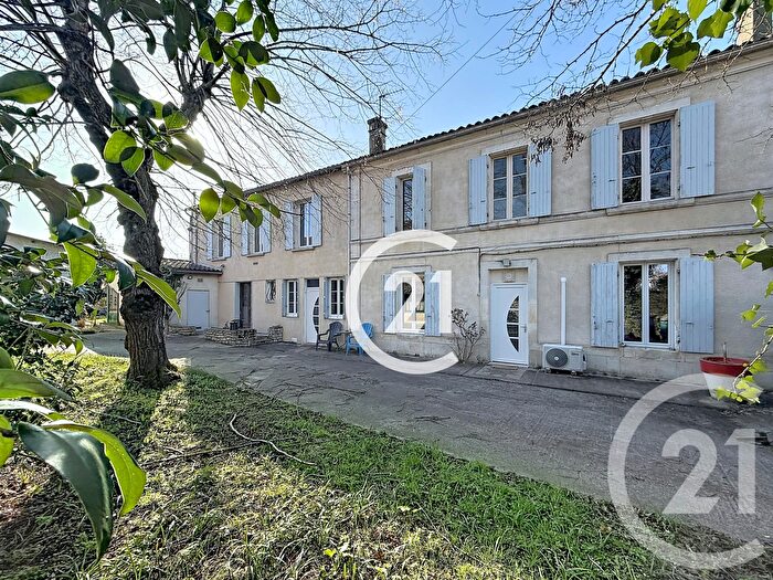 Maison à vendre - Châteaubernard - 5 pièces - 4 chambres