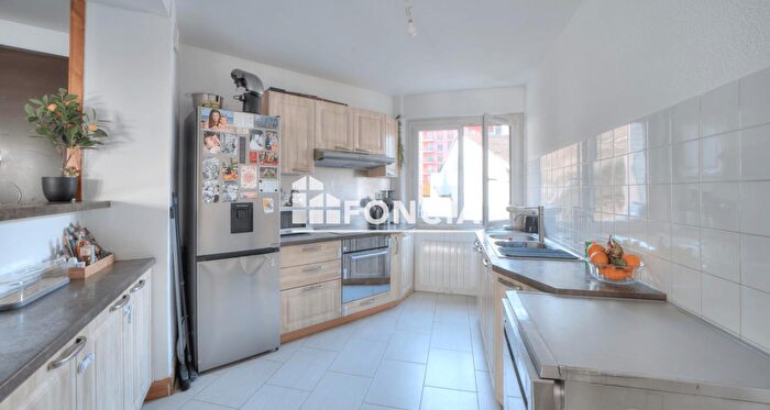 Appartement à vendre - Bellegarde-sur-Valserine - 3 pièces - 2 chambres