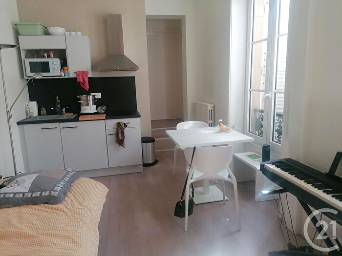 Appartement 1 pièce à louer à Brive-la-Gaillarde, Centre-ville, Pont Cardinal, Champanatier