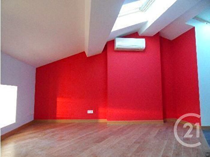 Soucieu-en-Jarrest : Appartement 1 pièce à louer