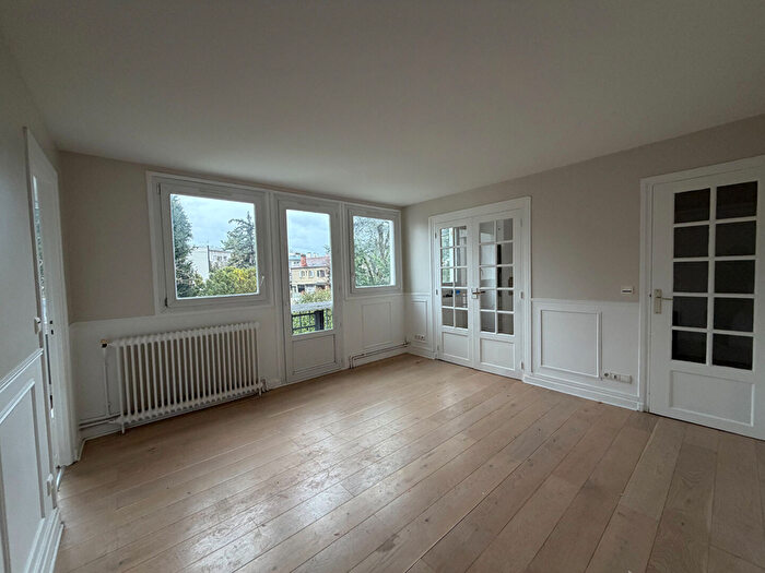 Appartement à louer - Saint-Cloud, Pasteur, Magenta - 4 pièces - 2 chambres