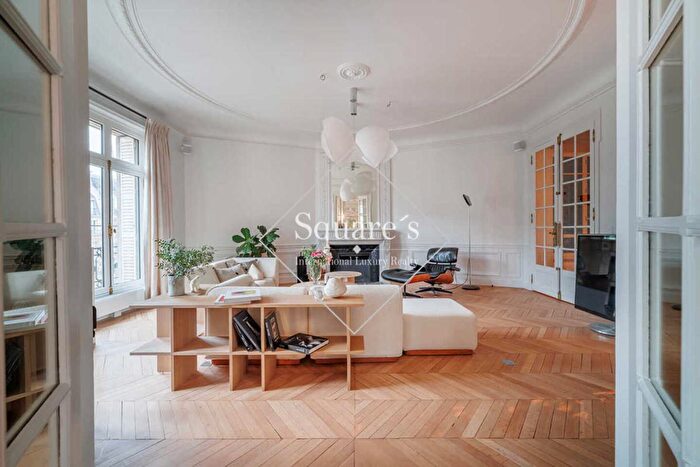 Appartement 7 pièces à vendre à Paris 8ème, Mairie