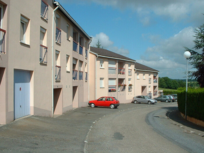 Appartement 4 pièces à Montbazens, à louer