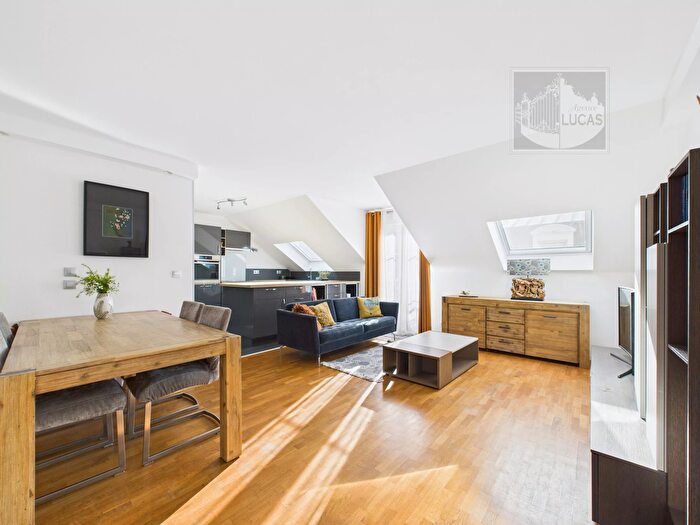 Appartement à vendre - Le Plessis-Robinson, Coeur de Ville - 4 pièces - 3 chambres