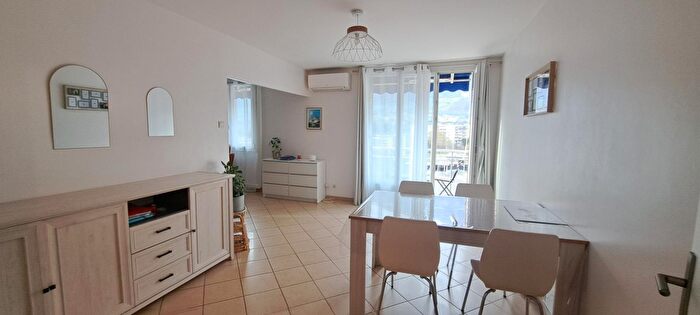 Appartement à louer - Le Pont-de-Claix, Iles de Mars - 3 pièces - 2 chambres