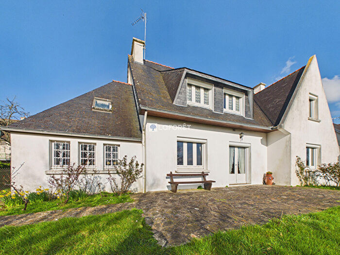 Maison à vendre - Châteauneuf-du-Faou - 7 pièces - 5 chambres