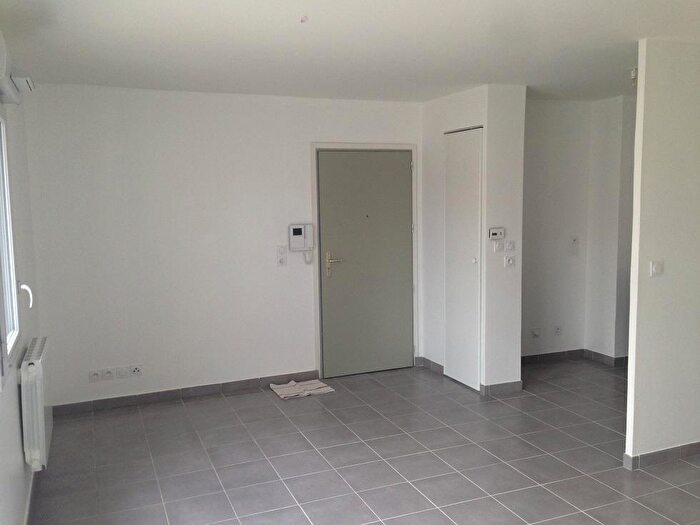 Appartement 1 pièce à louer à Lyon 8ème, Bachut, Transvaal
