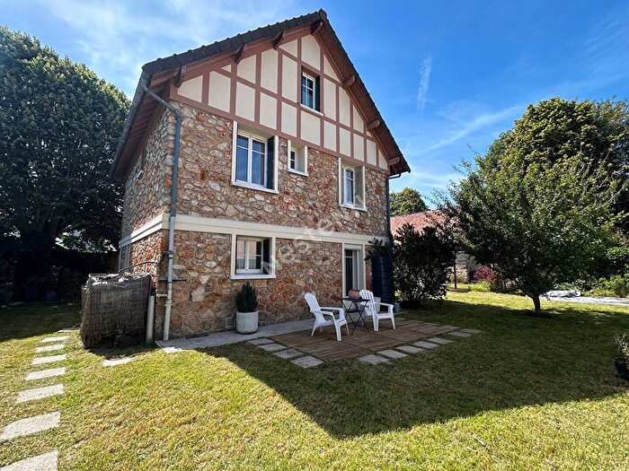 Maison 5 pièces à louer à Épernon