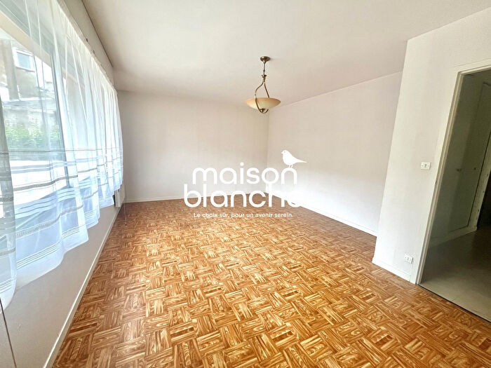 Appartement à louer - Parthenay - 2 pièces - 1 chambre