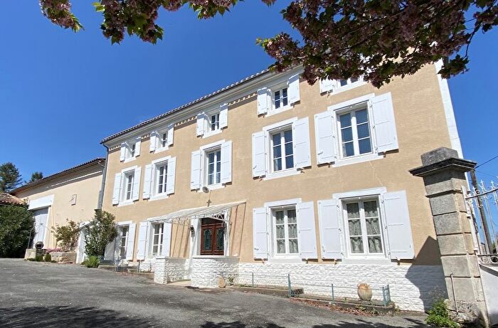 Maison à vendre - Vars - 6 pièces - 4 chambres