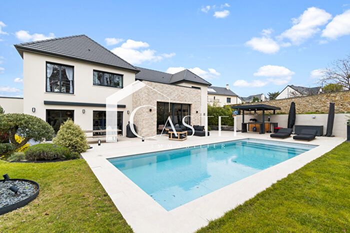 Maison 8 pièces à vendre à Orgeval