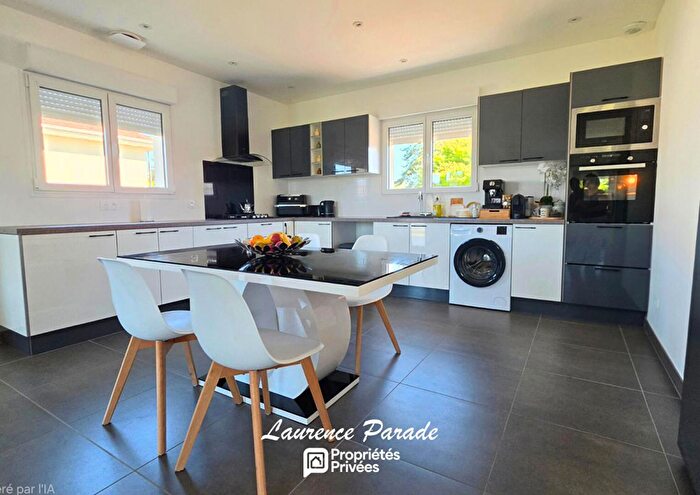 Maison 5 pièces à Saint-Seurin-sur-lIsle, à vendre