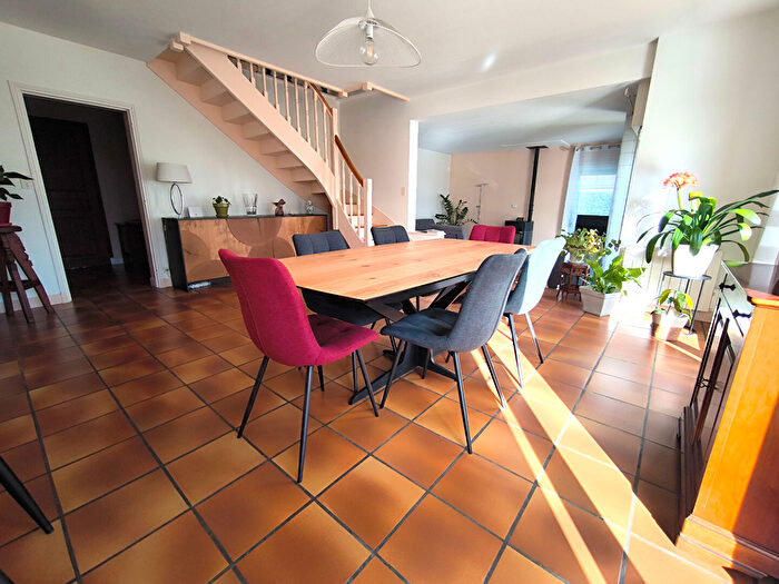 Maison à vendre - Beaumont-sur-Sarthe - 6 pièces - 3 chambres